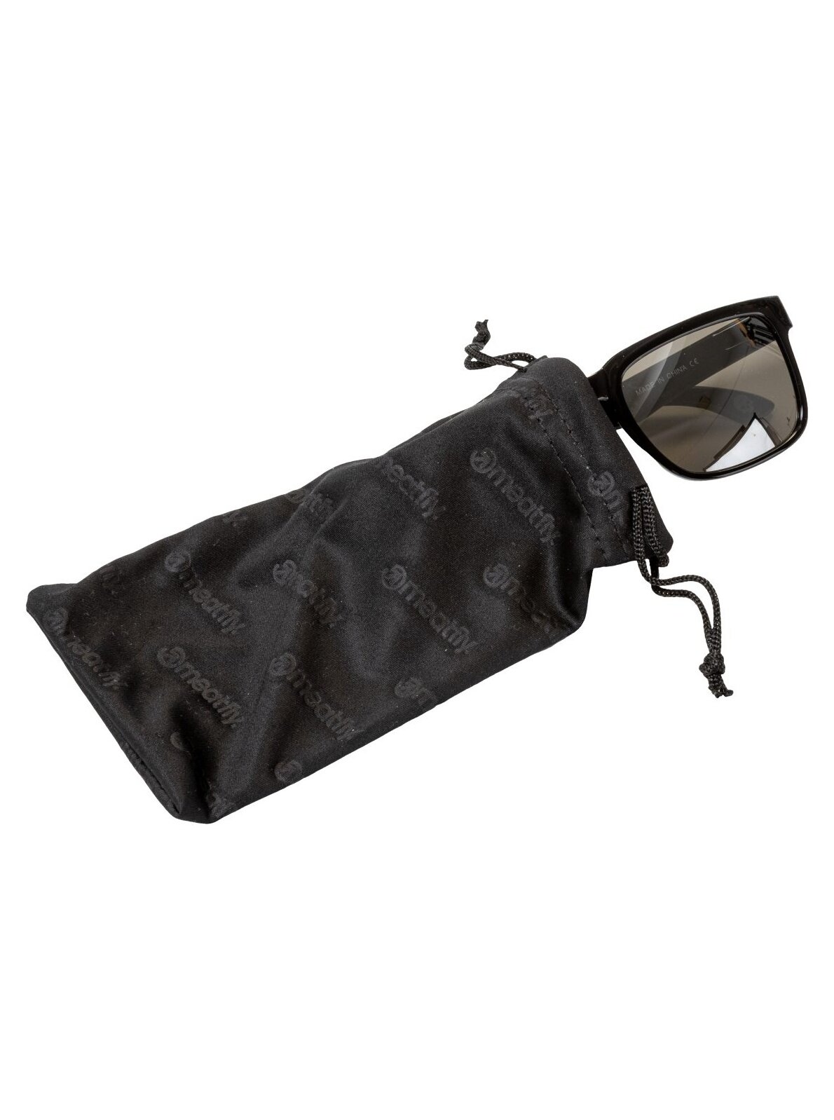 Napszemüveg Memphis Black Heart Black/ Mirror | Vivantis.hu - Hello ...