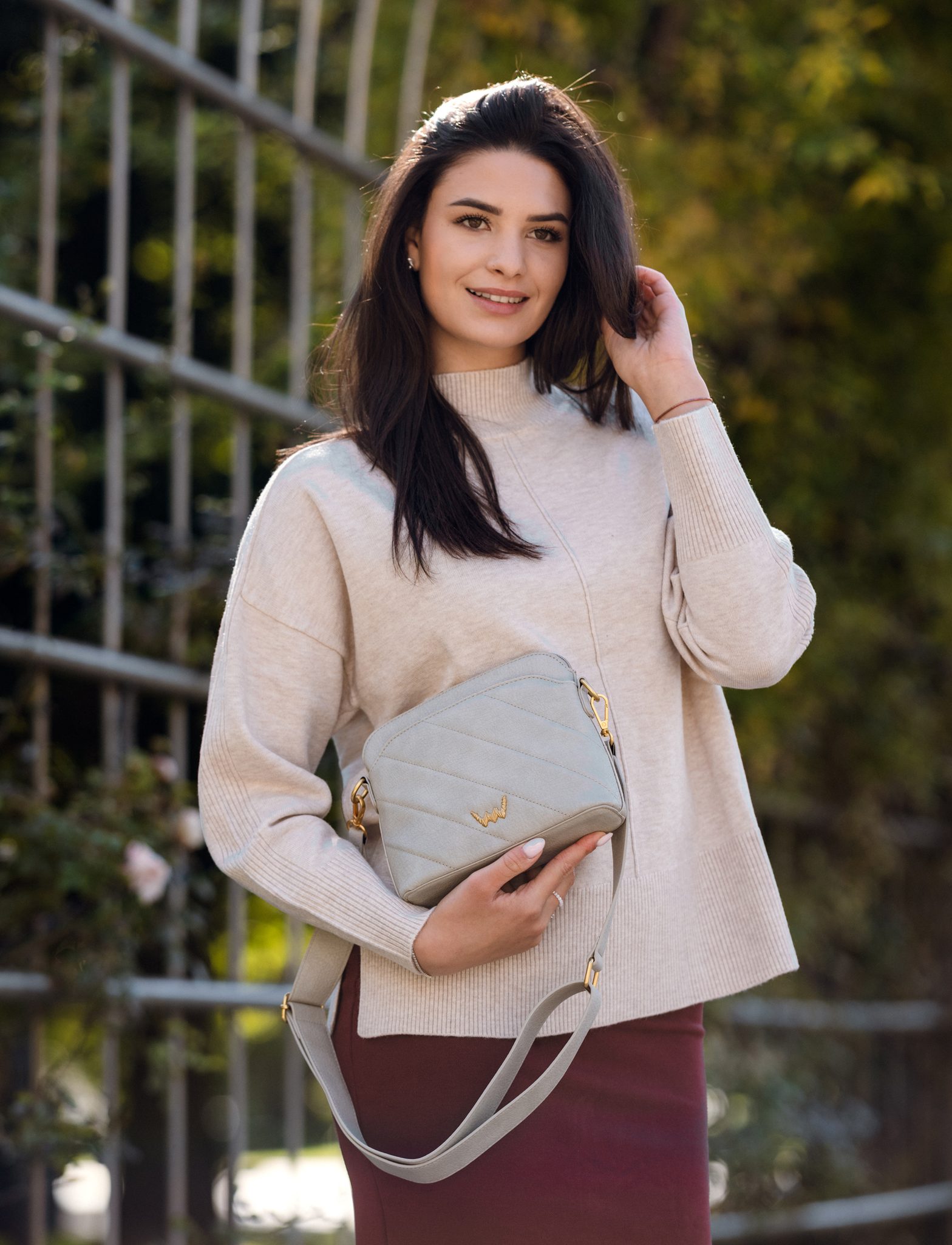 Dámská crossbody kabelka Fossy Belle Grey | Vivantis.cz - Hello Gorgeous!