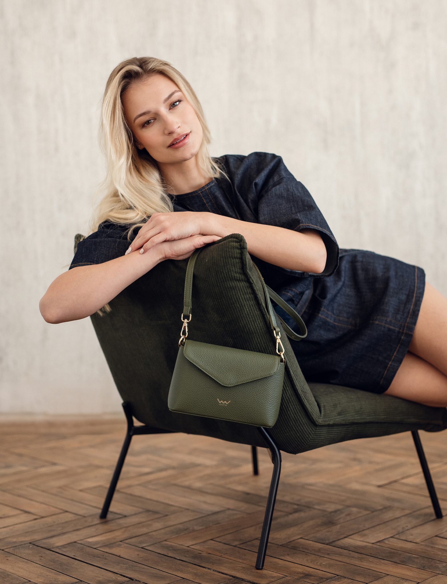 Dámská kožená crossbody kabelka Leyra Grace Olive | Vivantis.cz - Hello ...