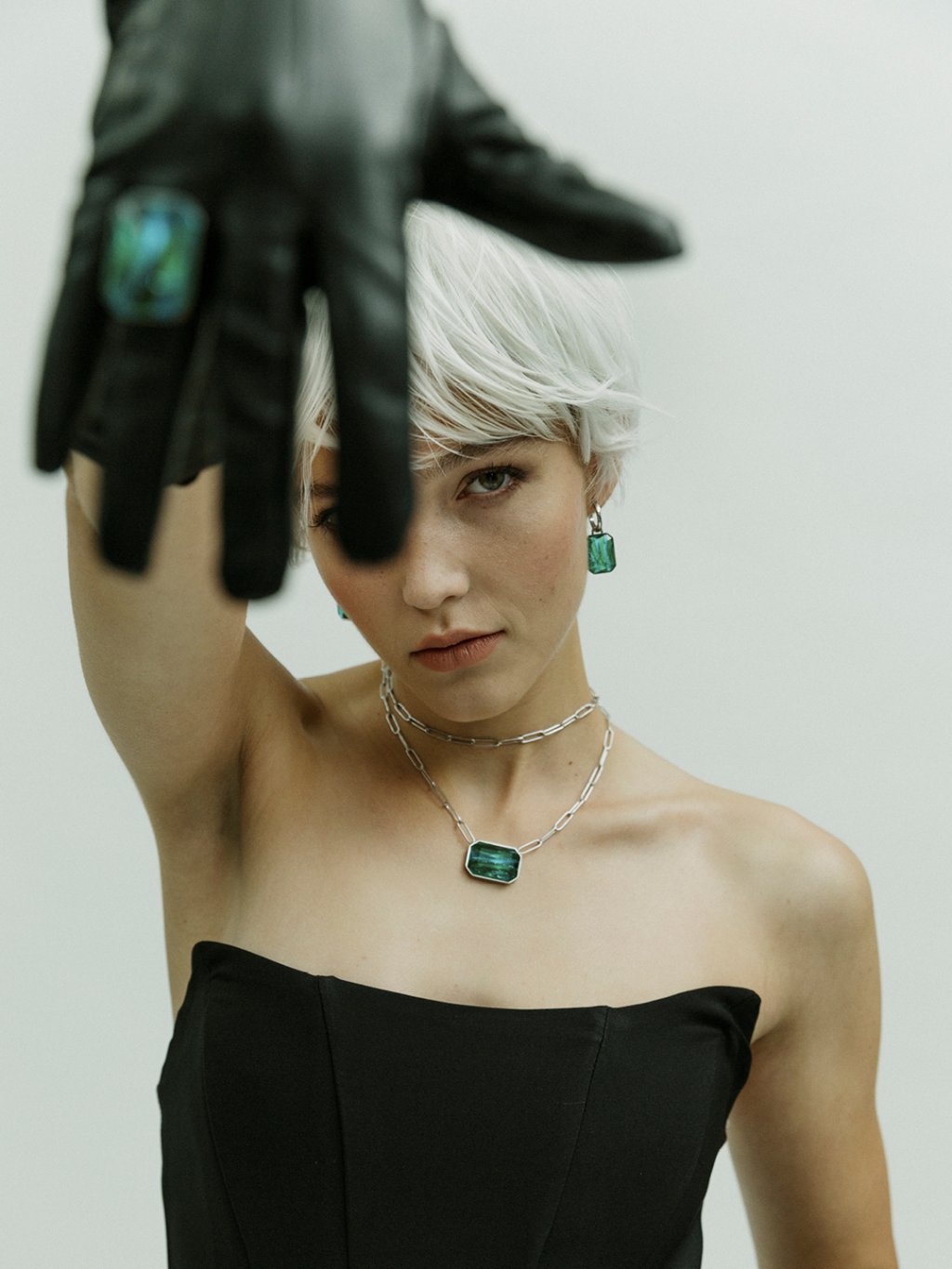 Ocelový náhrdelník s ručně mačkaným kamenem českého křišťálu Preciosa ...