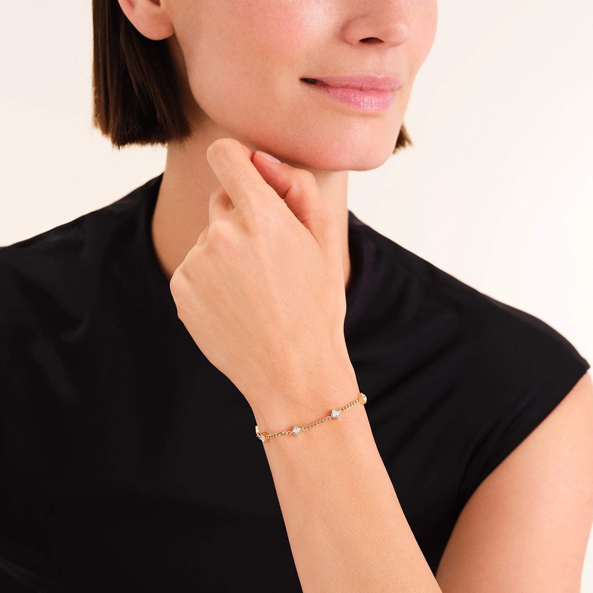 Brățară delicată placată cu aur, cu cristale transparente JBCPG-J1172 ...